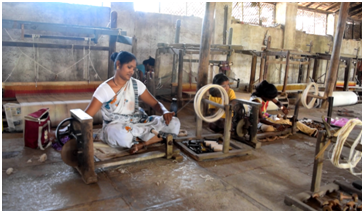 ये राखी आपको जोड़ेगी इसे बनाने वाले कारीगरों से