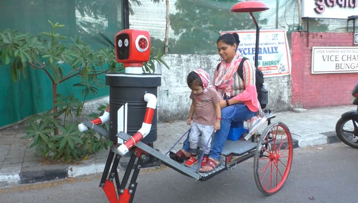 रोबोट रिक्शा चार दोस्तों का आविष्कार 35 हज़ार की लागत से तैयार
