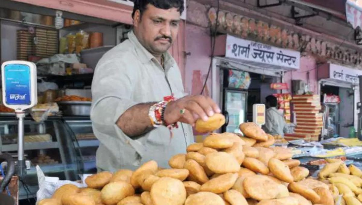 अयोध्‍या जा रहे हैं, तो ज़रूर खाएं ये फेमस फूड्स